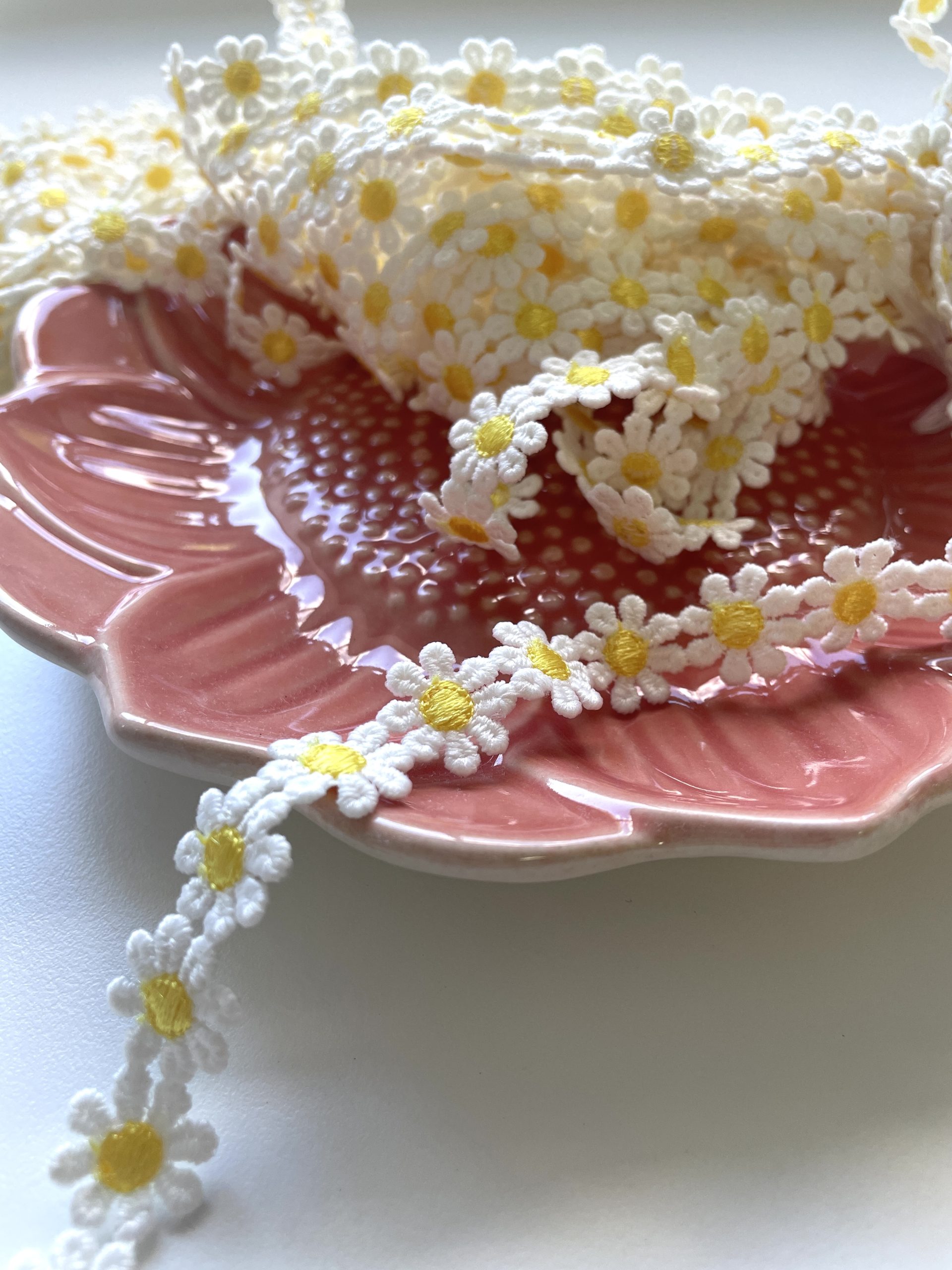 Daisy Chain Trim – Frankie Bear Fabric